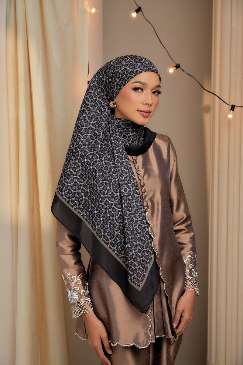 BEGUM BLACK – Leelither